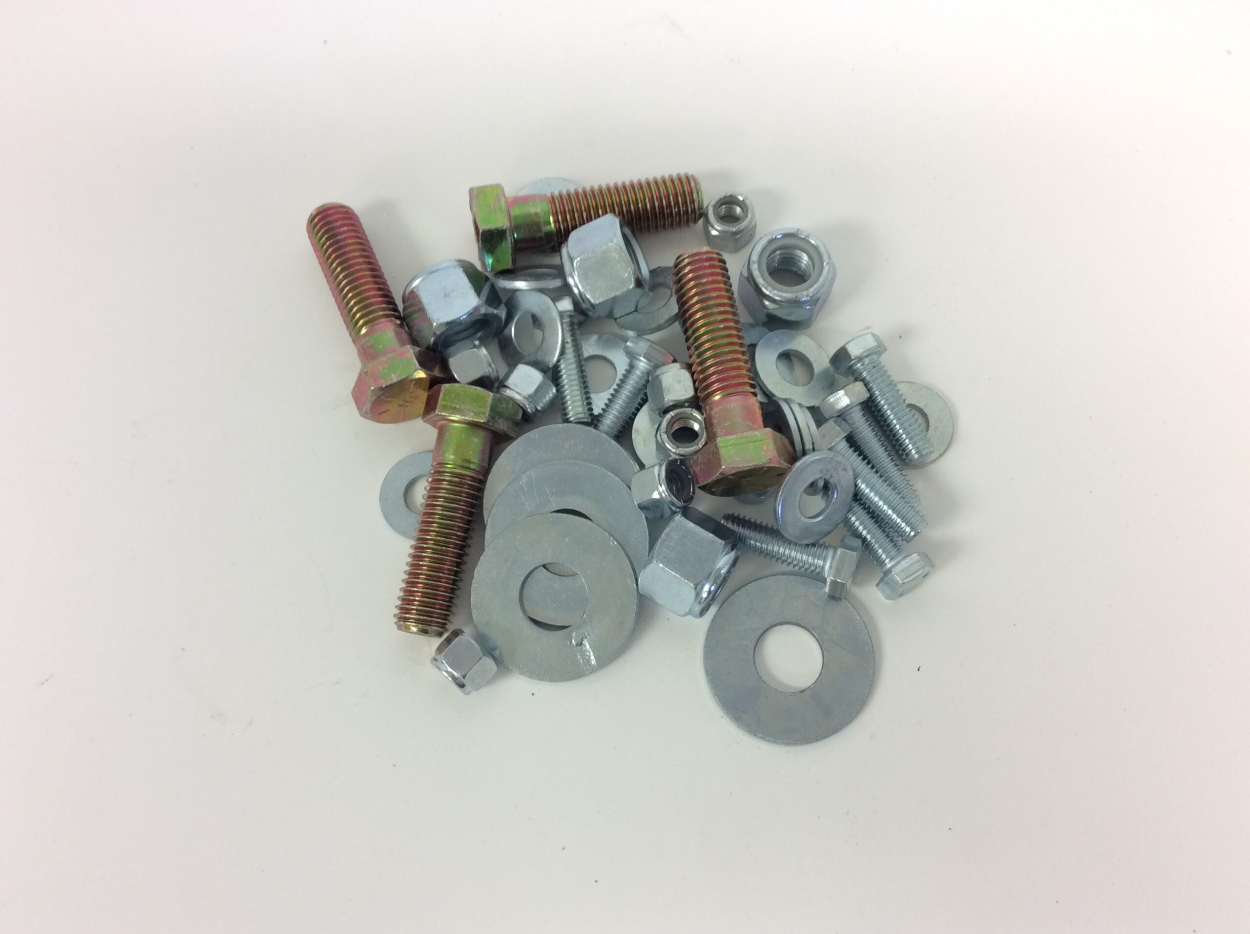 Bolt Kit for Hold on Aluminum Boxes - Chevron Commercial, Inc.