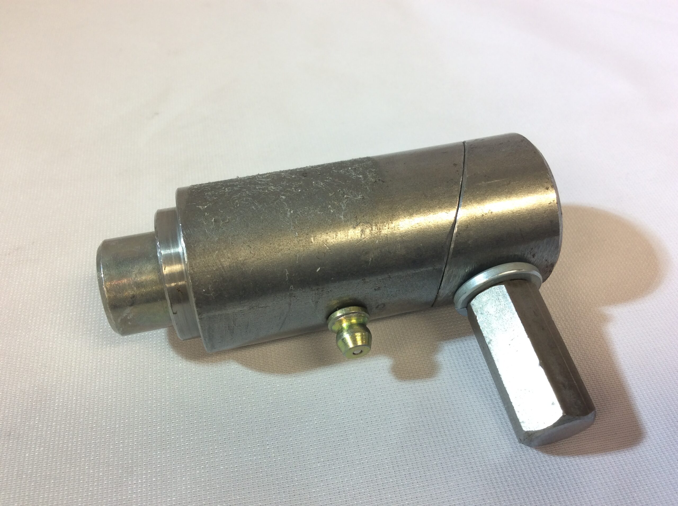 Cam Lock – Short *holds wheelgrid onto the t-bar* - Chevron Commercial ...