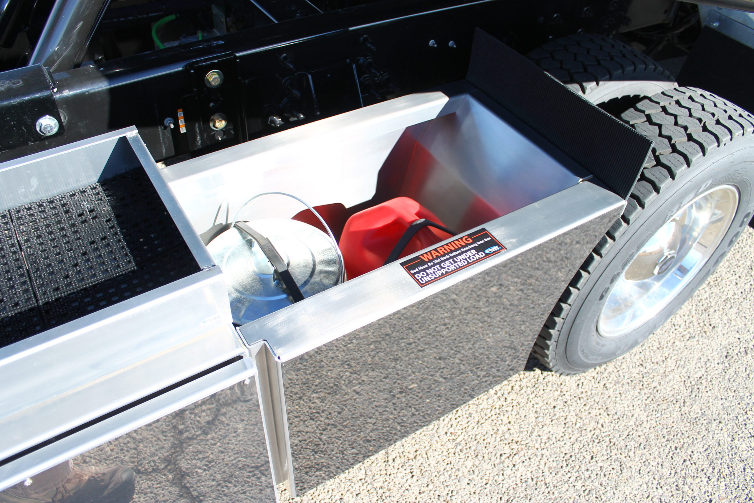 In The Ditch (ITD) 24 1/2″ Storage Fender (Set) - Chevron Commercial, Inc.