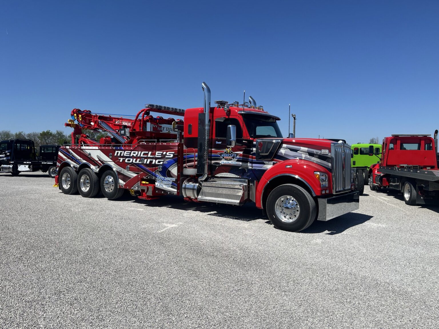 2025 KENWORTH W990-ISX15-605HP-18 SPEED – RED W/VULCAN 950 ROTATOR ...